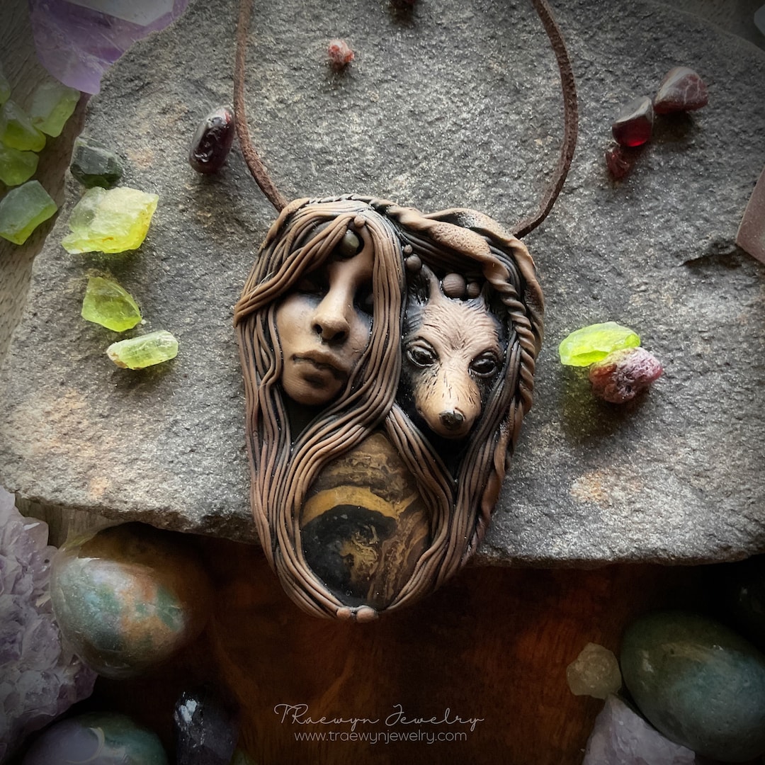 La Loba Wolf Woman Necklace With Tiger Iron Gemstones. - Etsy