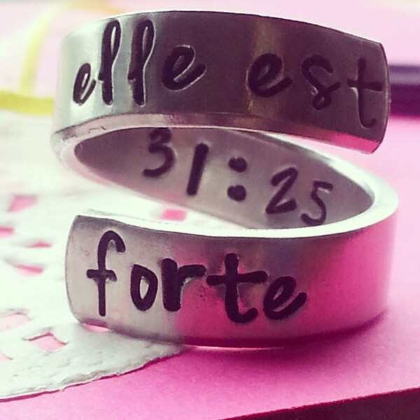 Elle Est Forte - Etsy