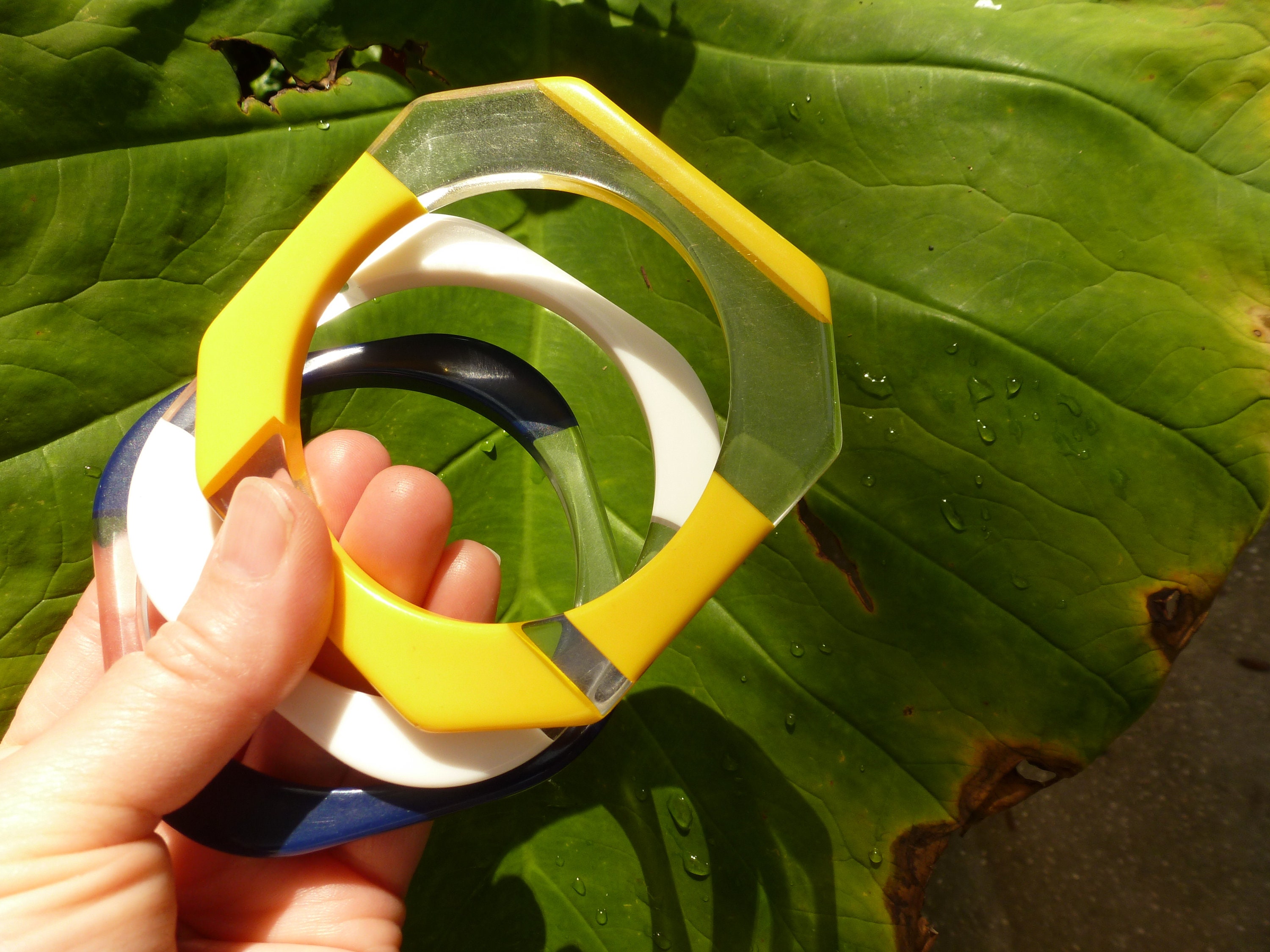 Vintage Mod Bracelet Set of 4 Lucite Bangles