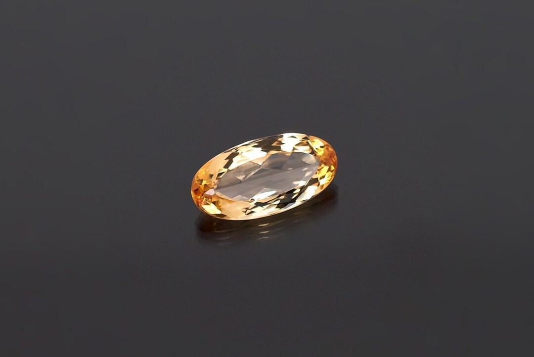 5.25ct Imperial Topaz Gemstone, USA Seller, Light Peach yellow-orange ...