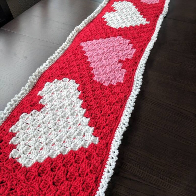 Heart Table Runner - Etsy