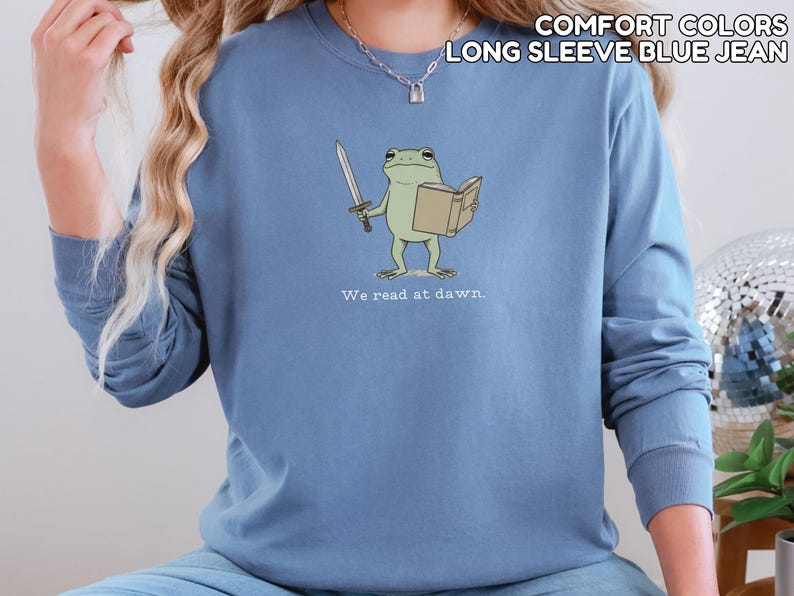 Bookish Funny Frog Reading Shirt Weirdcore Funny Frog Sweatshirt Weird ...