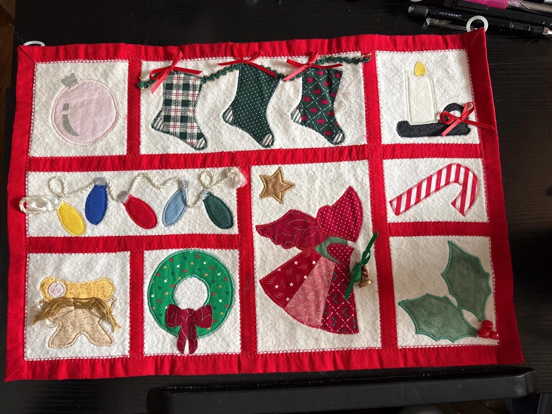Quilted Christmas Wall Hanging: Festive Fabric Art, Holiday Decor (17 ...