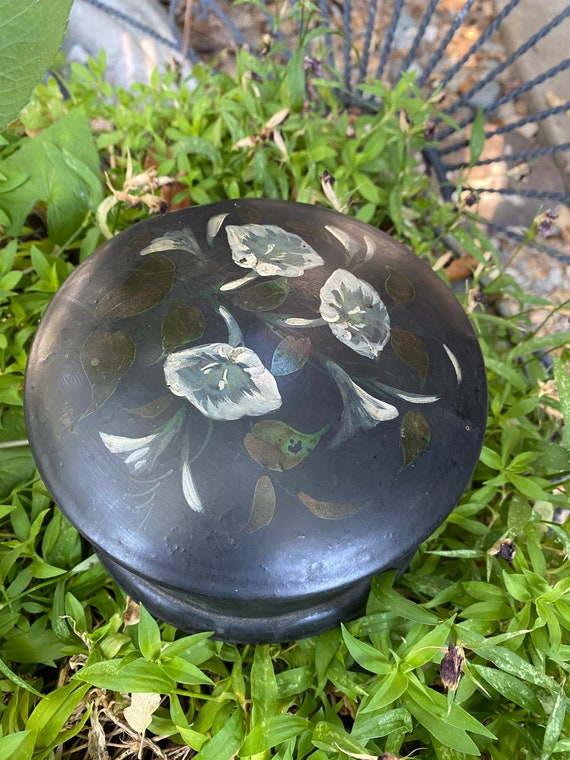 ANTIQUE POWDER BOX Hand Painted Papier-Mache for Your… - Gem