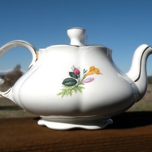 Vintage Ellgreave England Floral Teapot - Etsy
