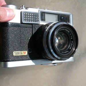 Vintage Yashica M Japanese Camera and Case - Etsy