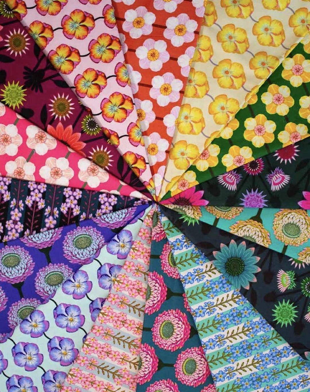 Anna Maria Parry – Iconic Fat Quarter Bundle – Anna Maria Textiles - Etsy