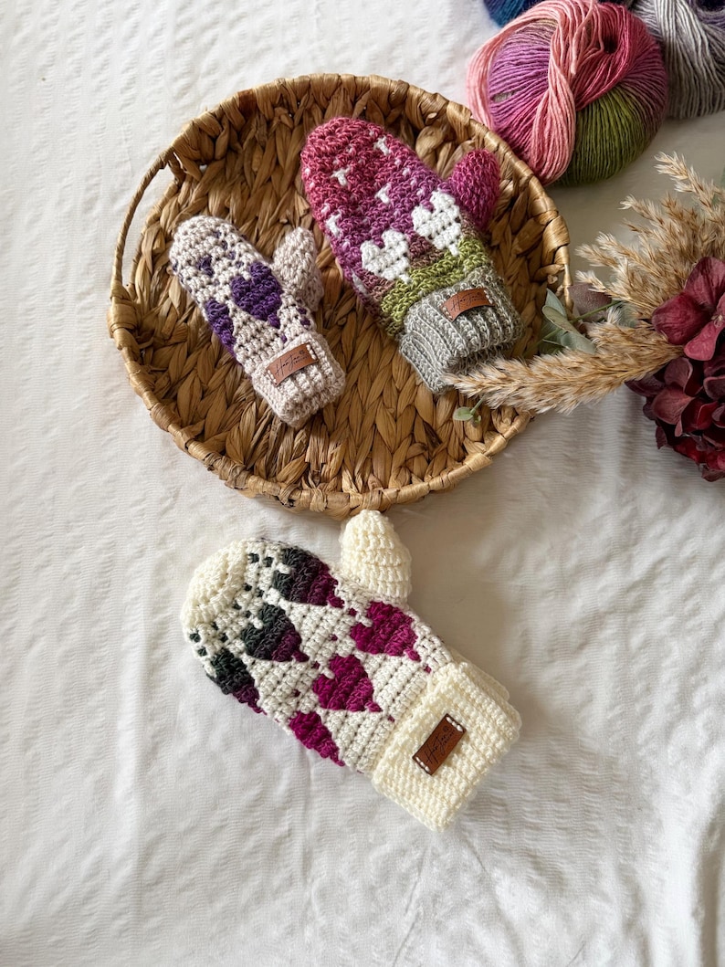 CROCHET PATTERN + VIDEO Happy Hearts Mittens | Mosaic Crochet Gloves ...