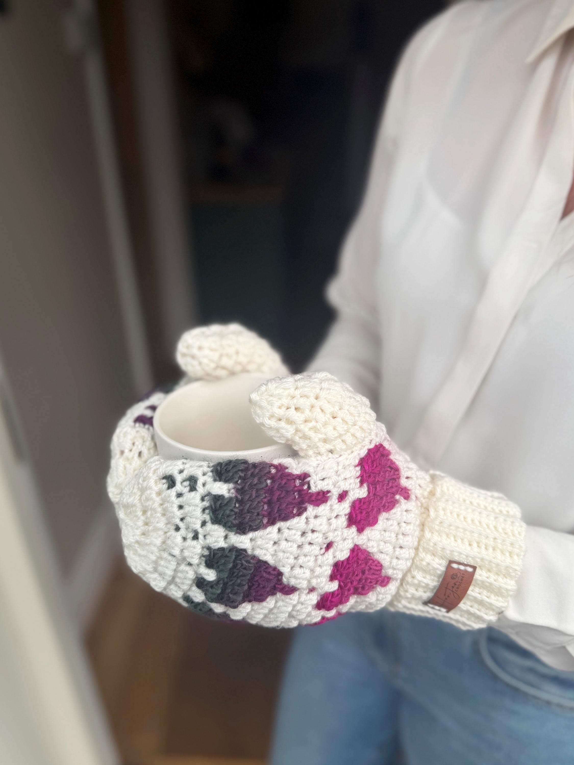 CROCHET PATTERN + VIDEO Happy Hearts Mittens | Mosaic Crochet Gloves ...