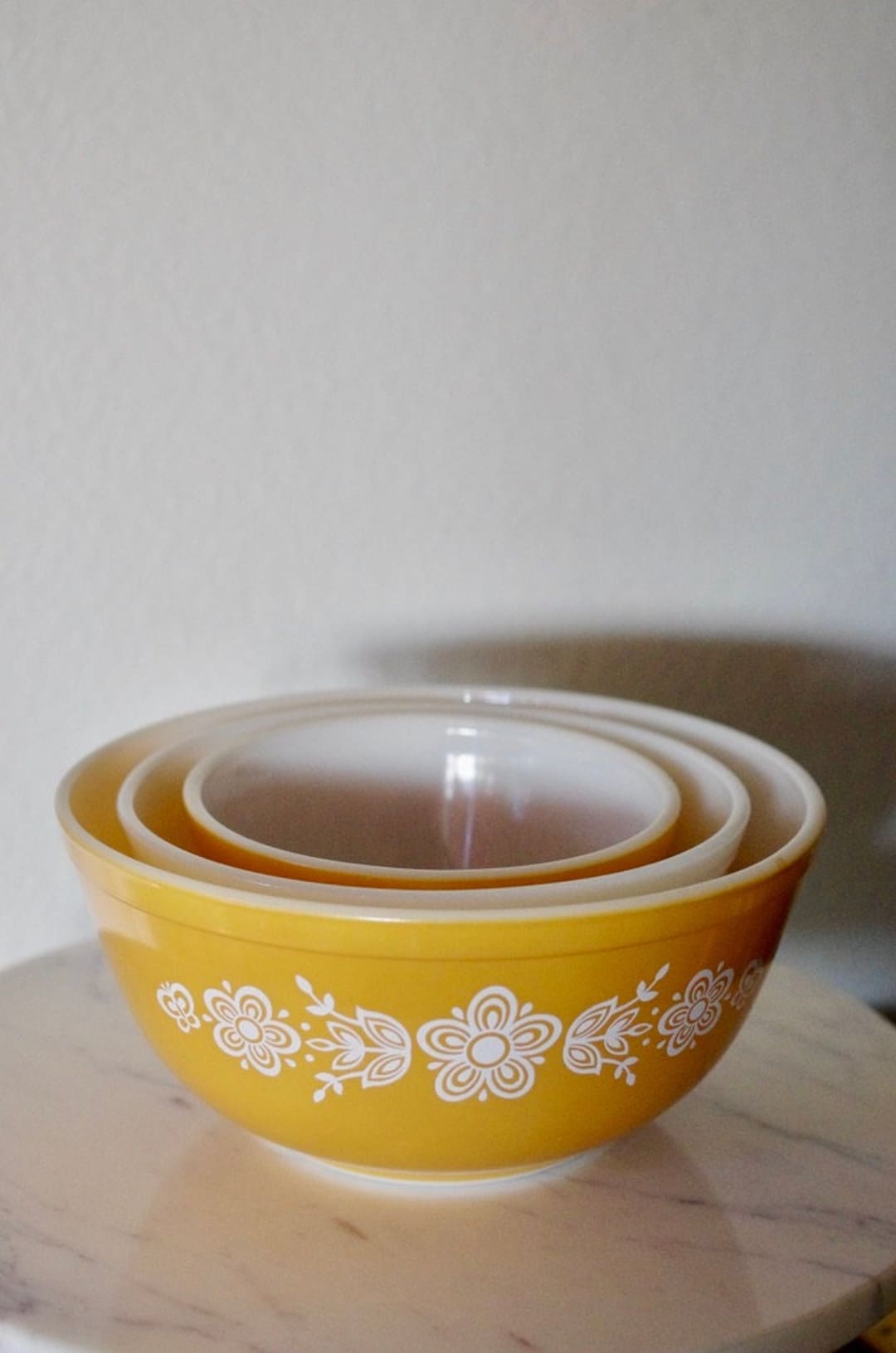 Vintage Pyrex Butterfly Gold Mixing Bowls, Set of 3 - Etsy