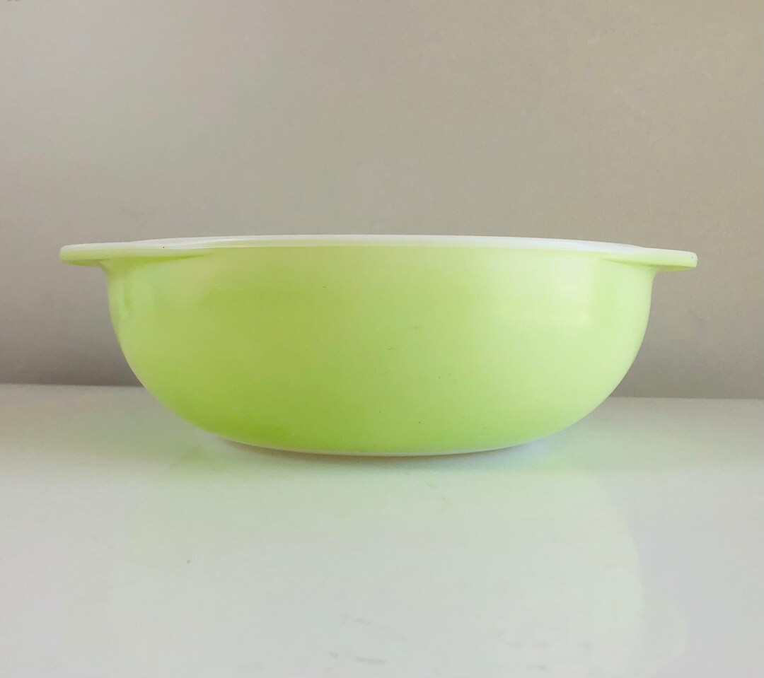 Vintage Pyrex Lime Green 024 Casserole Dish - Etsy