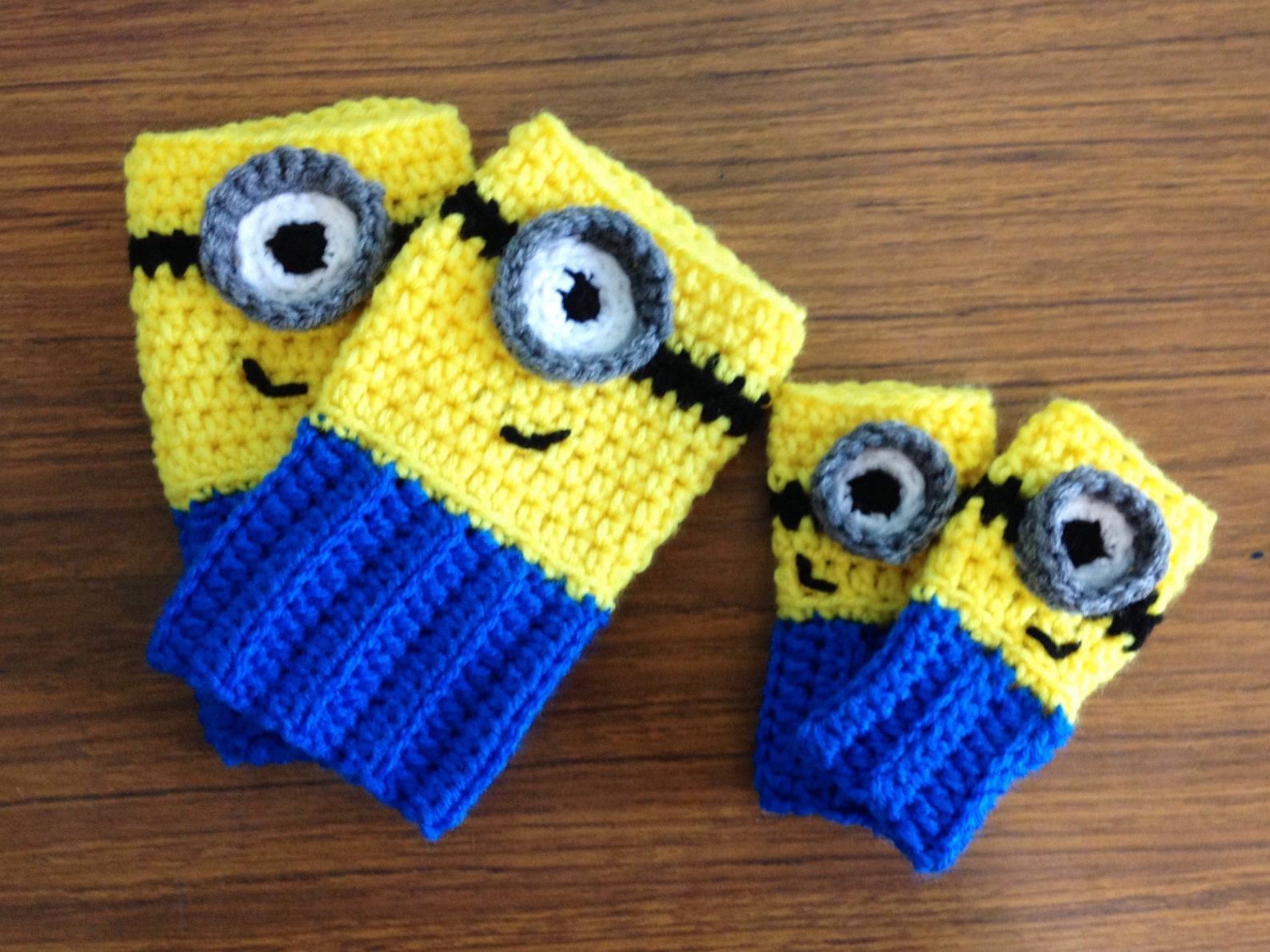 Crochet PATTERN Despicable Me Minion Inspired Fingerless - Etsy
