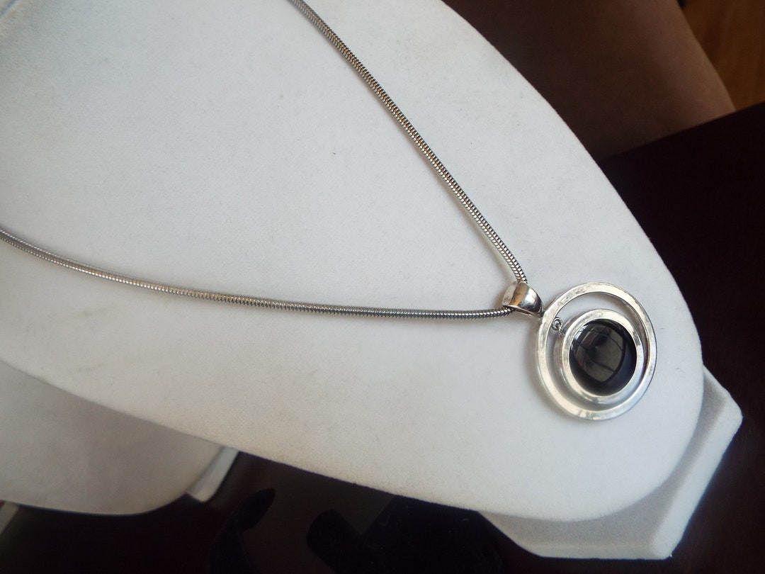 RMN ROMAN 16 Black Onyx Enamel Dangle Double Circle Pendant Silver Tone ...