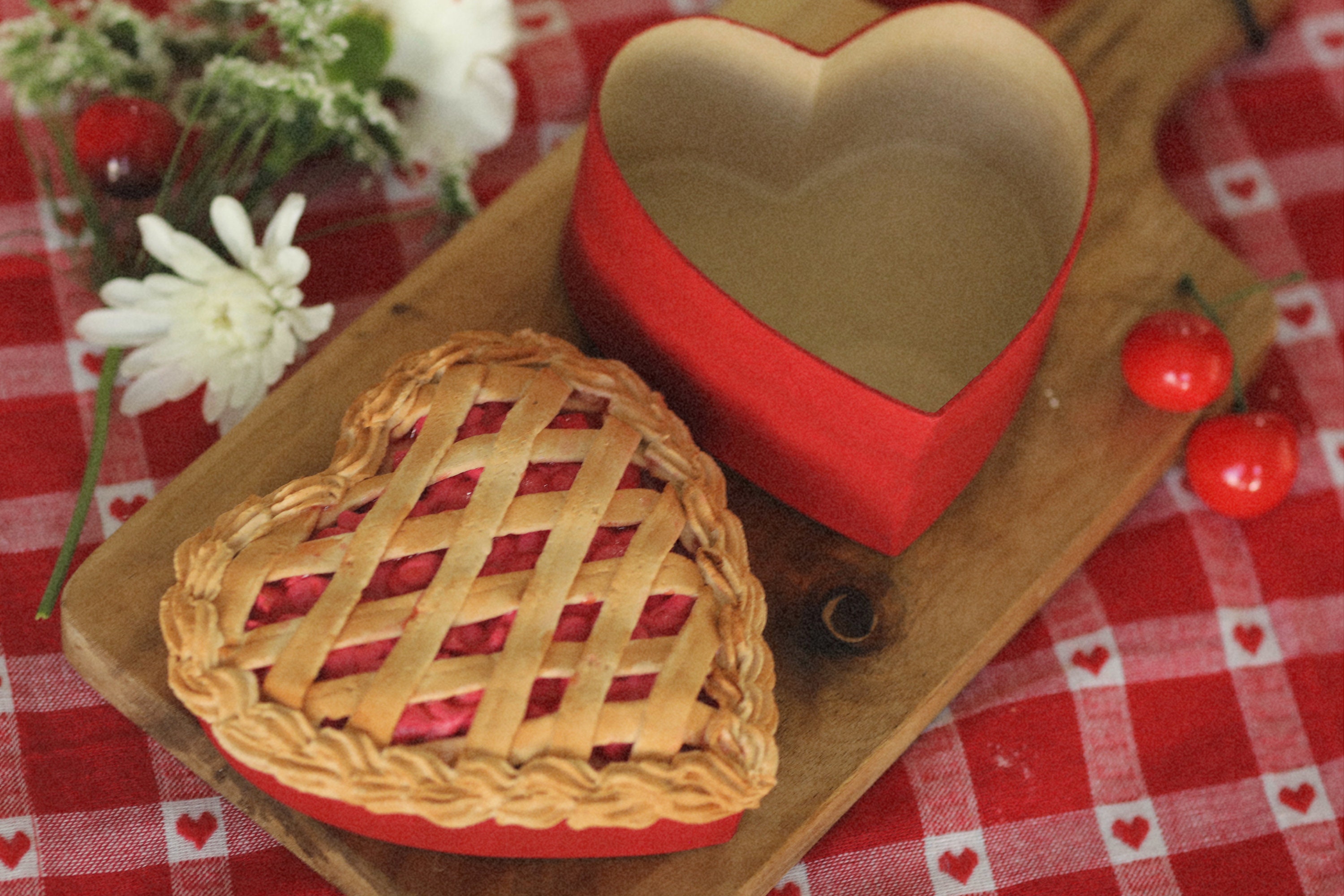 Fake Heart Cherry Pie Gift Boxes - Etsy