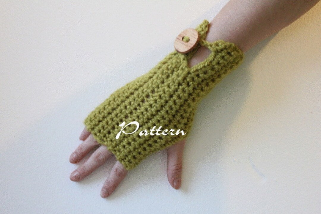 Crochet Pattern - Comfy Mittens With Buttons - Listing08 - Etsy