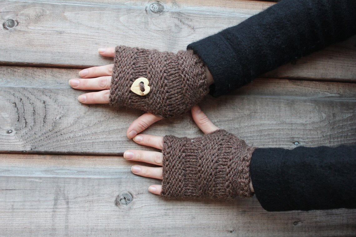 Knitting Pattern Mini Mittens With Button Listing03 - Etsy