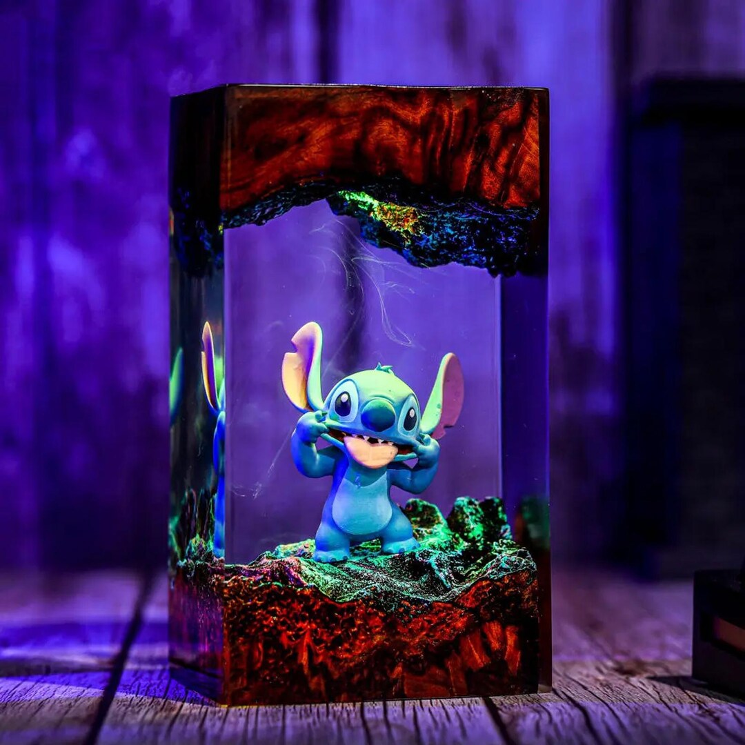 St.it.ch Resin Lamp, LED Movie Night Light, Premium Handcrafted ...