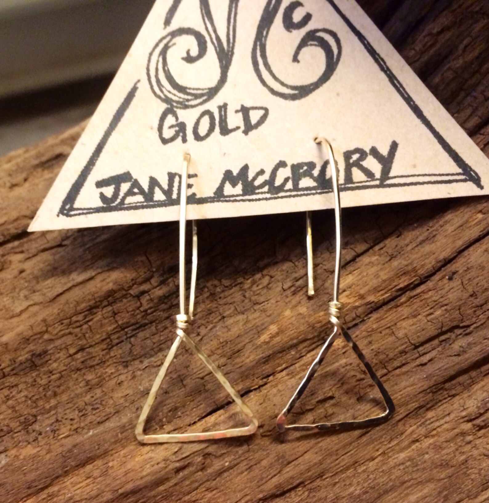 Hammered 14K Gold Filled Delta Earrings, Geometric Triangle Jewelry - Etsy