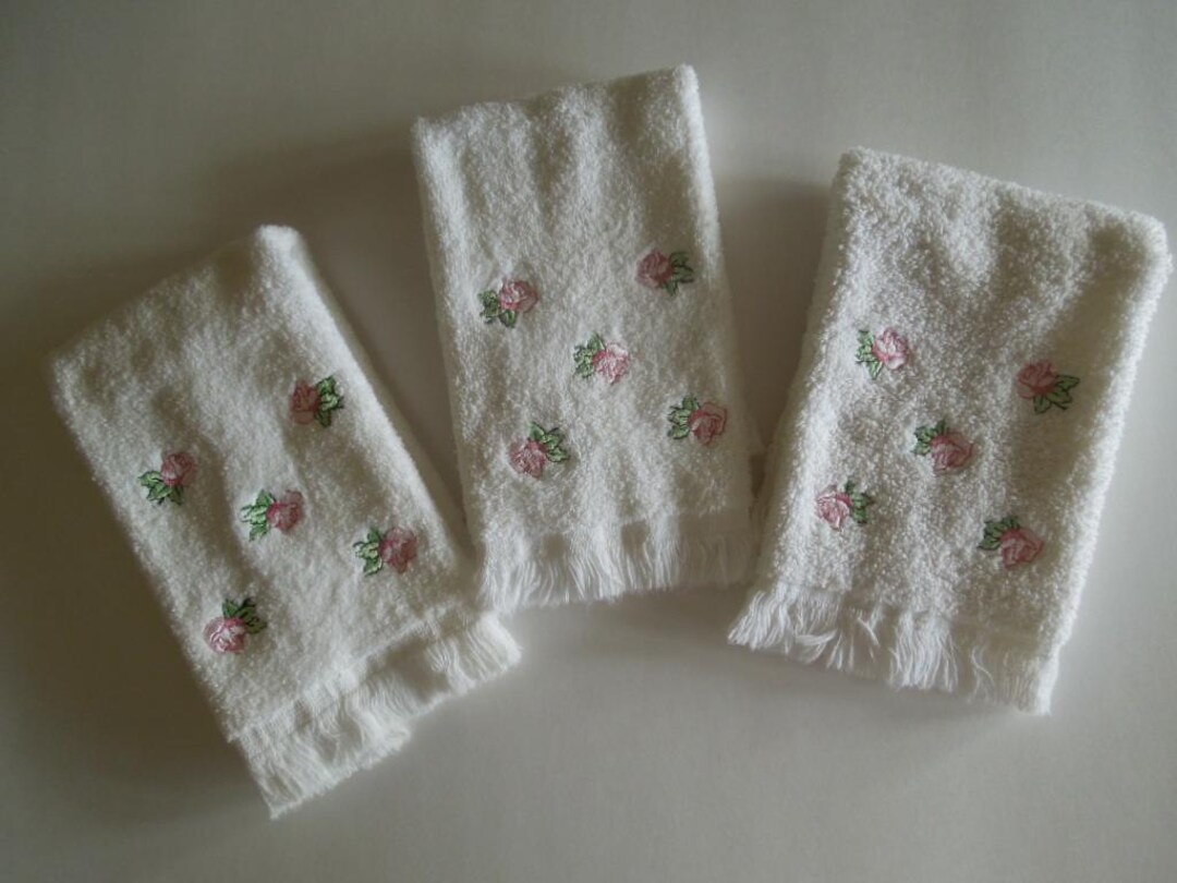 Pretty Vintage Rose Appliqued Hand Towels Set of 3 Pink Roses Feminine ...
