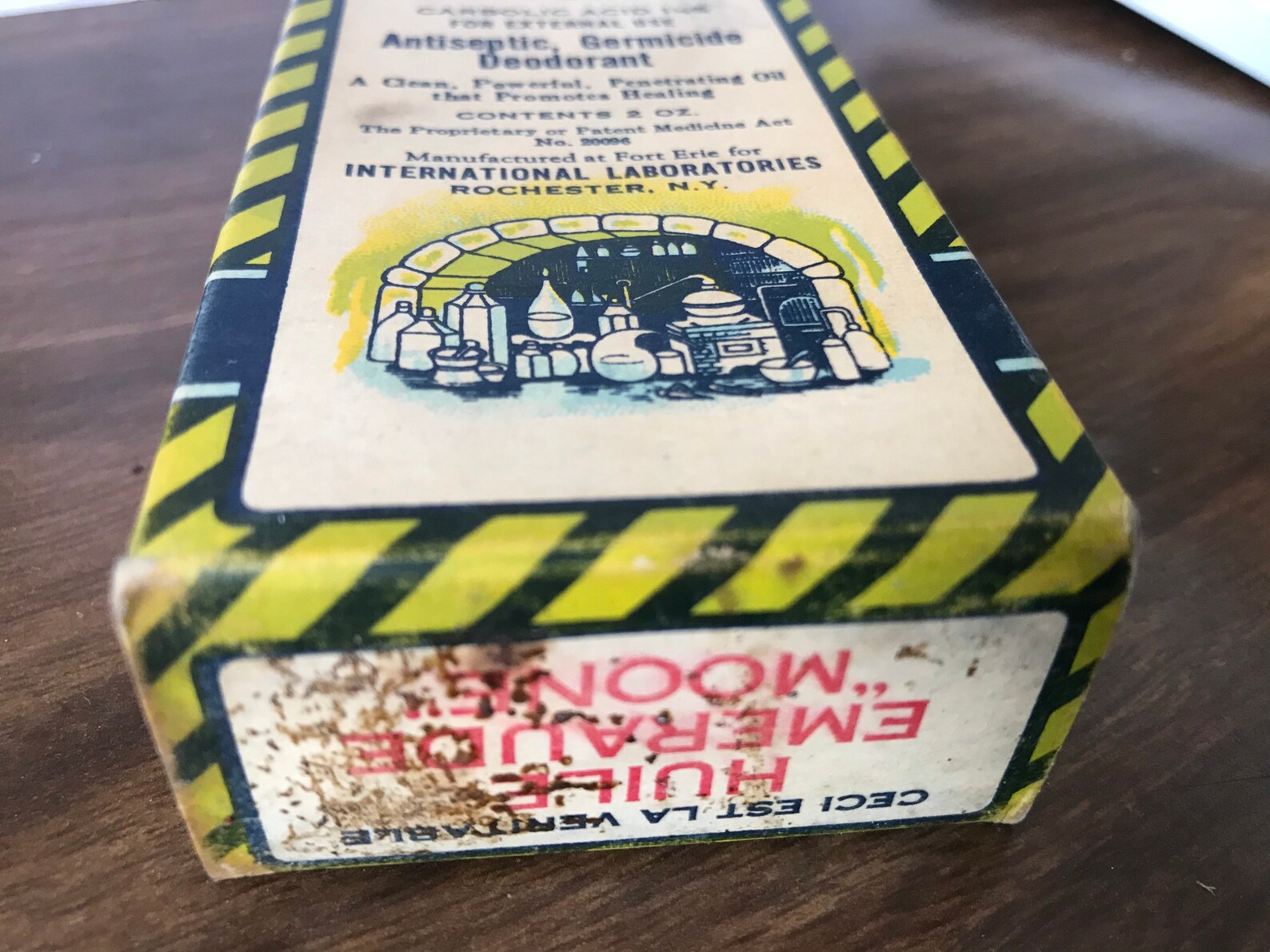 Awesome Moones Emerald Oil Original Box and Bottle - Etsy