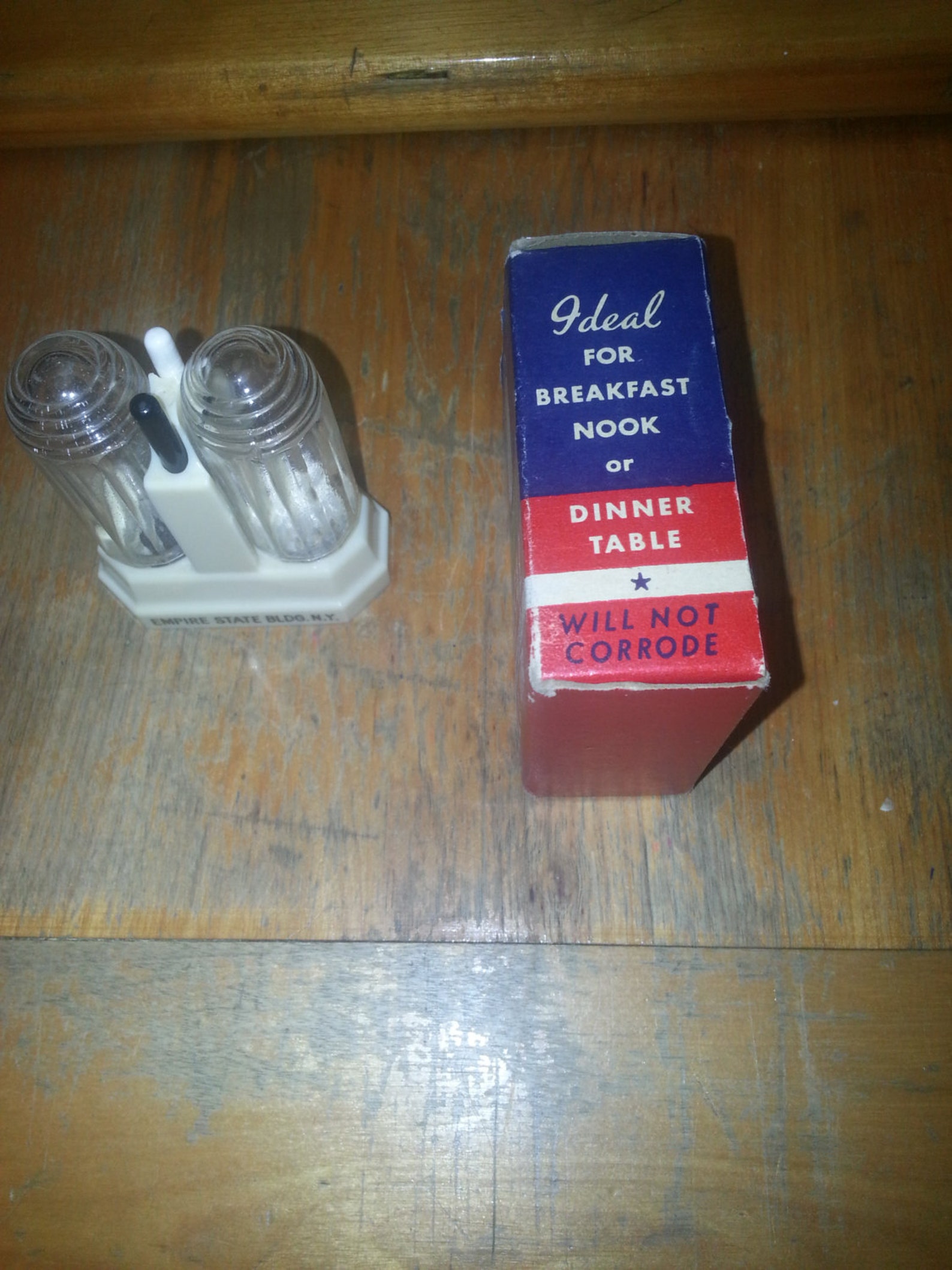 Pepsal New York City Empire State Building S&P Shaker Set - Etsy