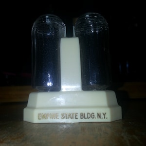 Pepsal New York City Empire State Building S&P Shaker Set - Etsy