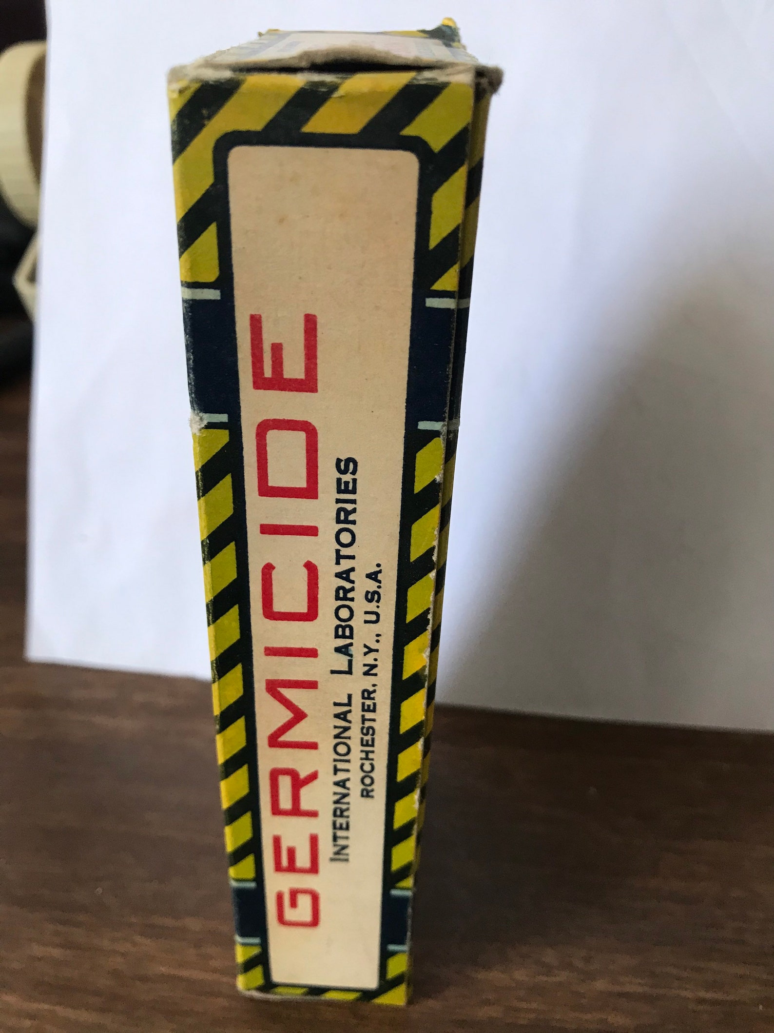 Awesome Moones Emerald Oil Original Box and Bottle - Etsy