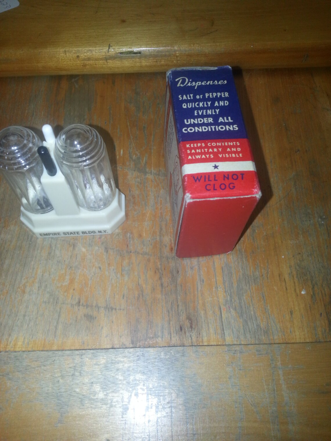 Pepsal New York City Empire State Building S&P Shaker Set - Etsy