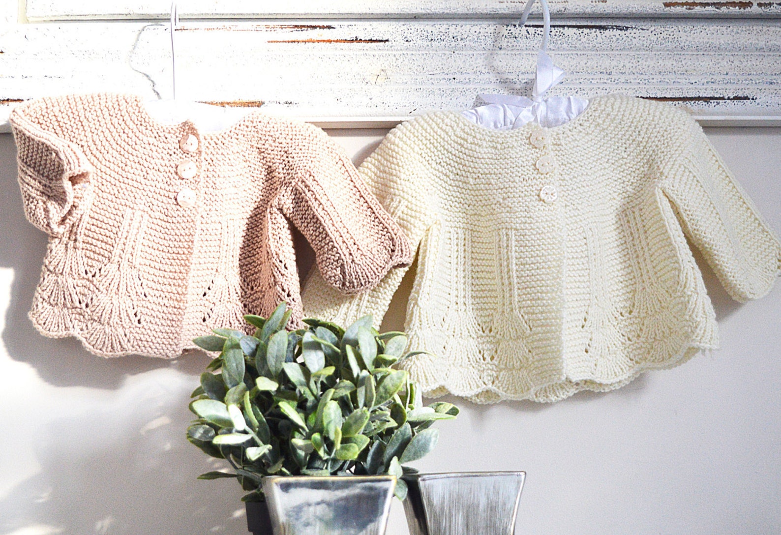 KNITTING PATTERN-Shell border baby cardigan P097 | Etsy España