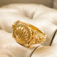 Gold Scallop Shell Ring: Rococo Renaissance Beach Jewelry - Etsy