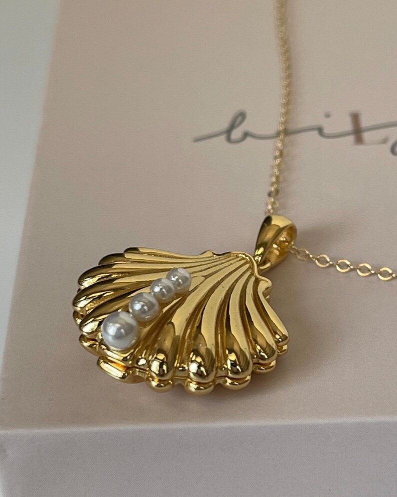 Shell Locket Necklace Gold Scallop Jewelry Venus Aphrodite - Etsy