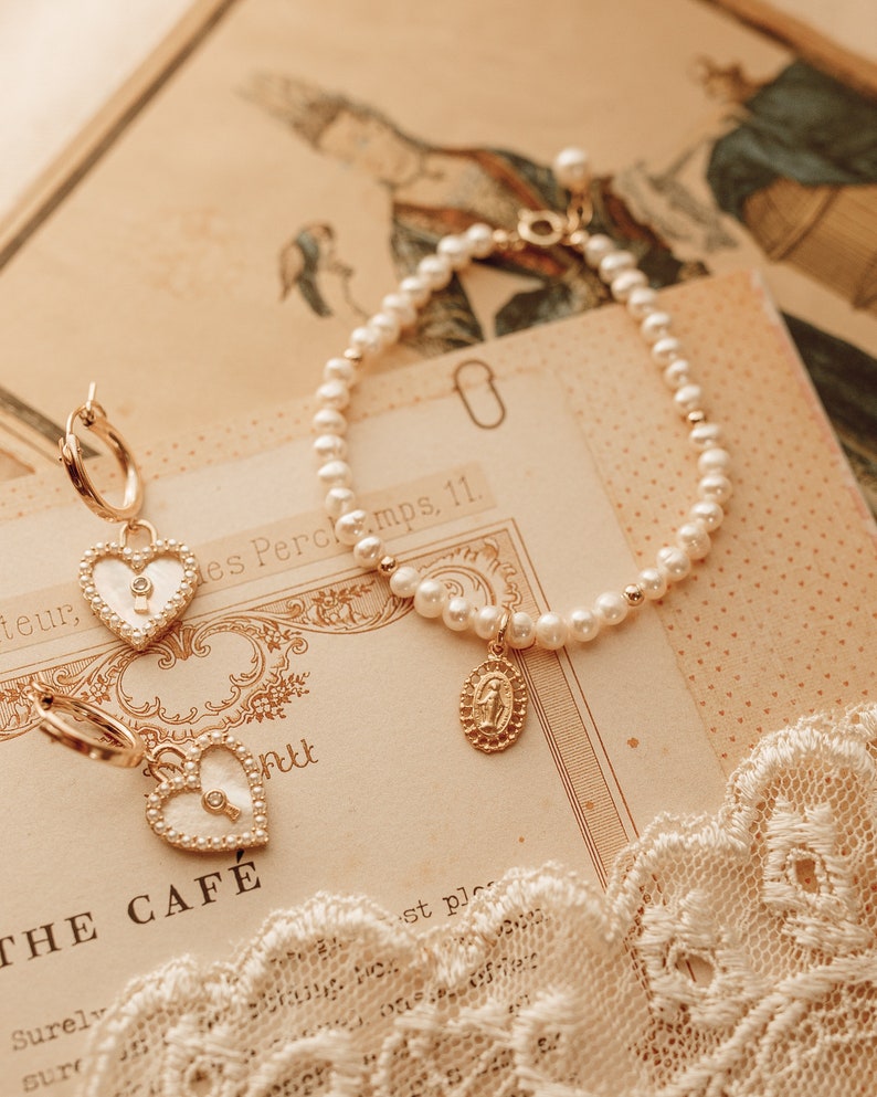 French Madonna Bracelet Pearl Charm Bracelet French Riviera - Etsy