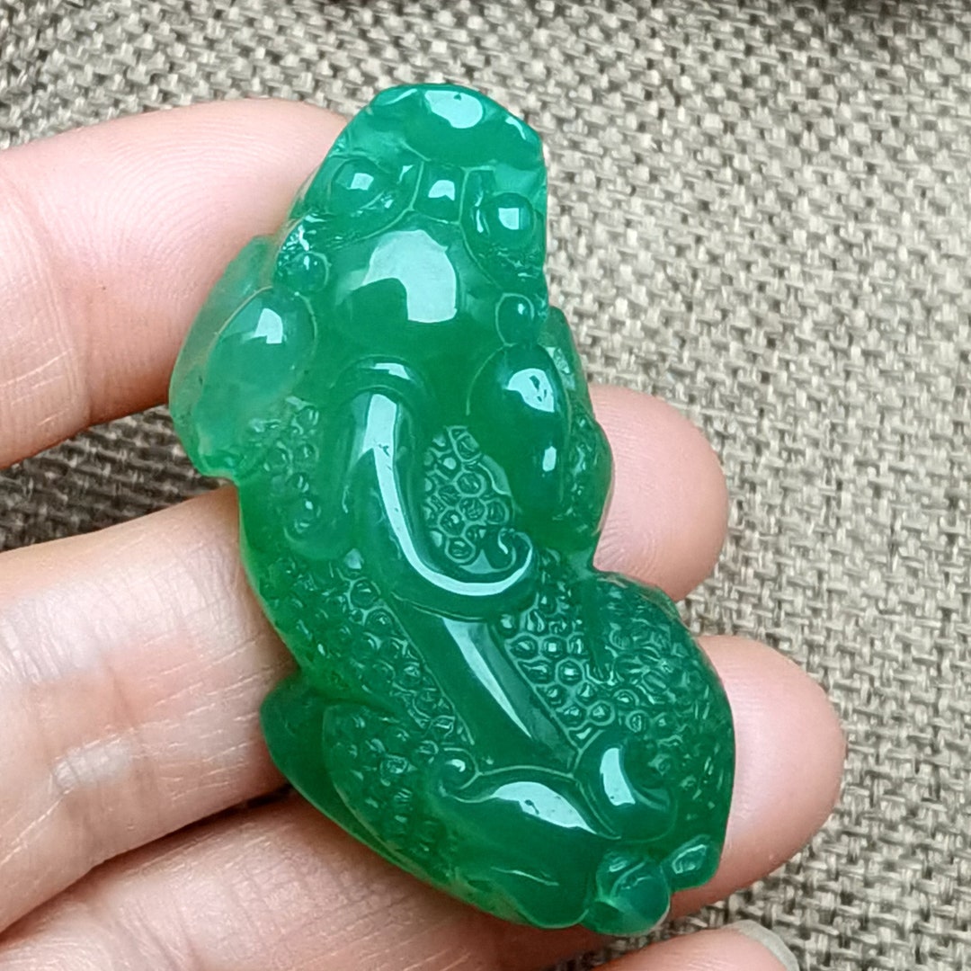 Natural Green Chalcedony Pendant Pixiu Ancient Chinese Myths Legends ...