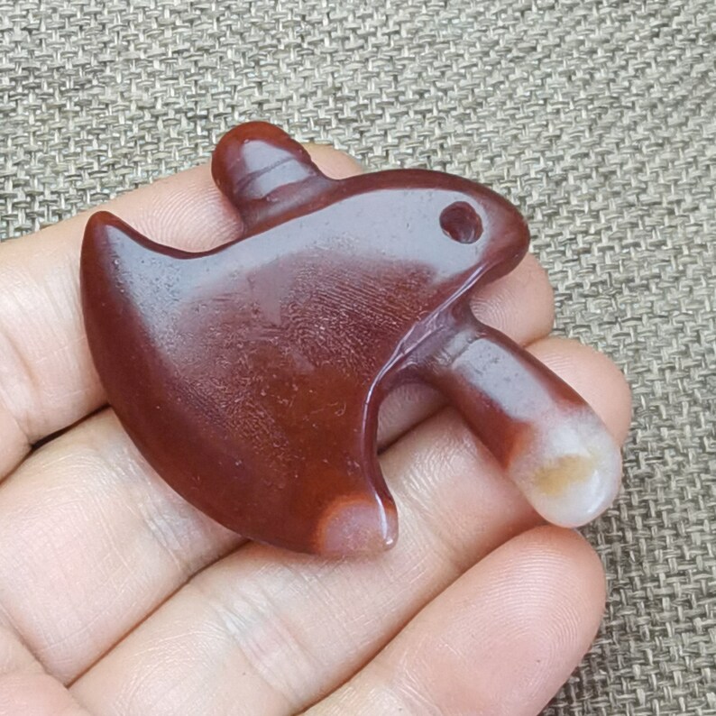 Colgante de ágata de diseño con hacha tallada en 3D, amuleto de ágata ...