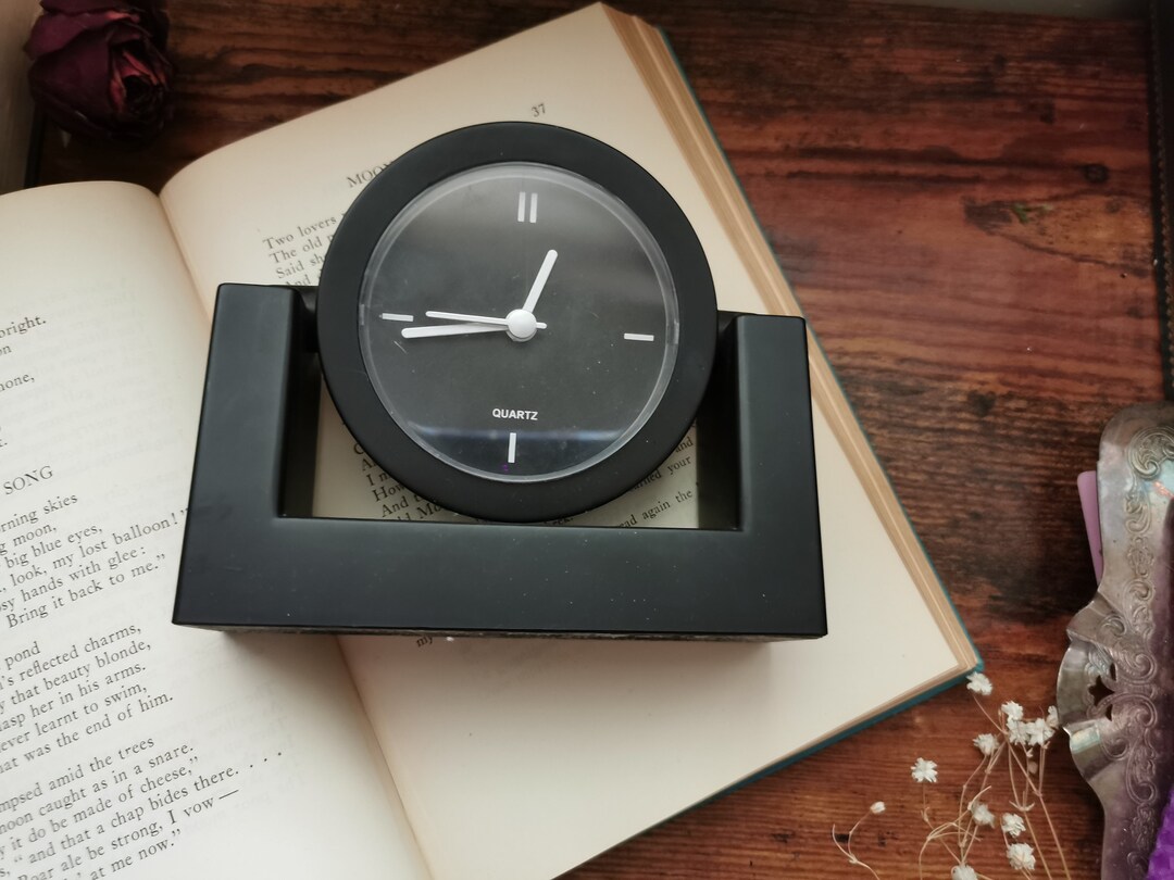Vintage Black Quartz Clock - Etsy