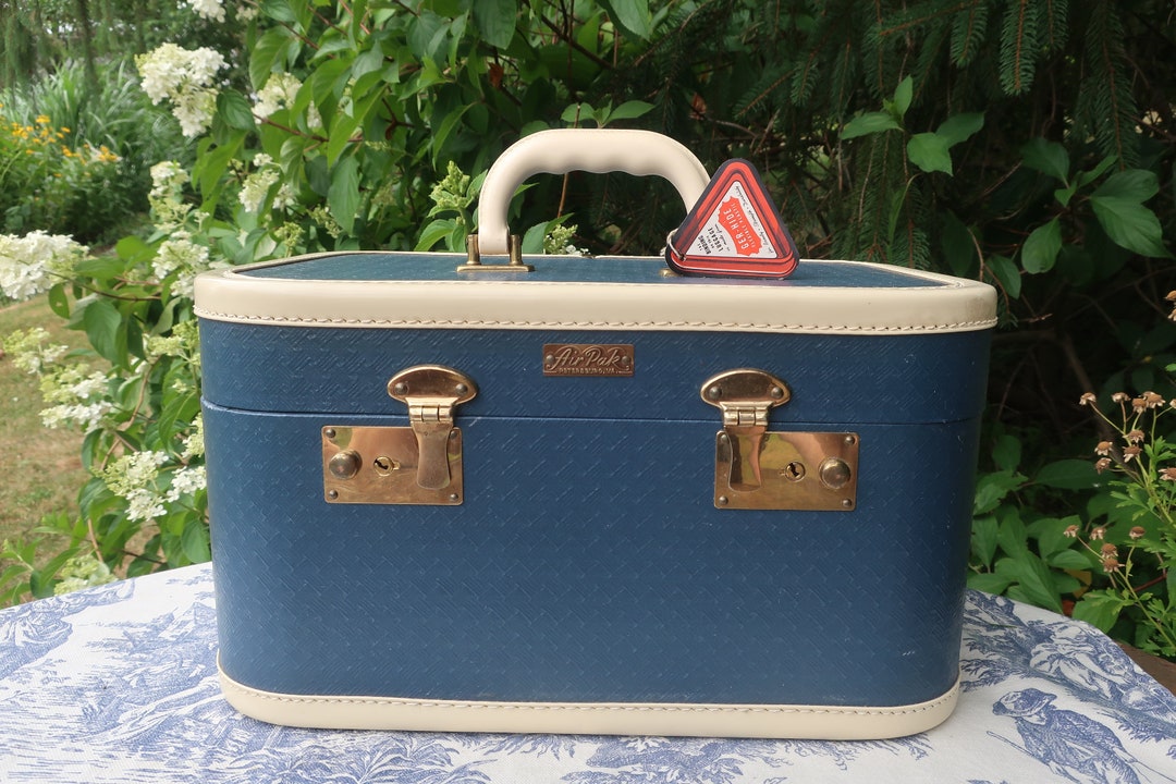 Vintage Train Case With Mirror and Tray Air Pak Suitcase Storage ...