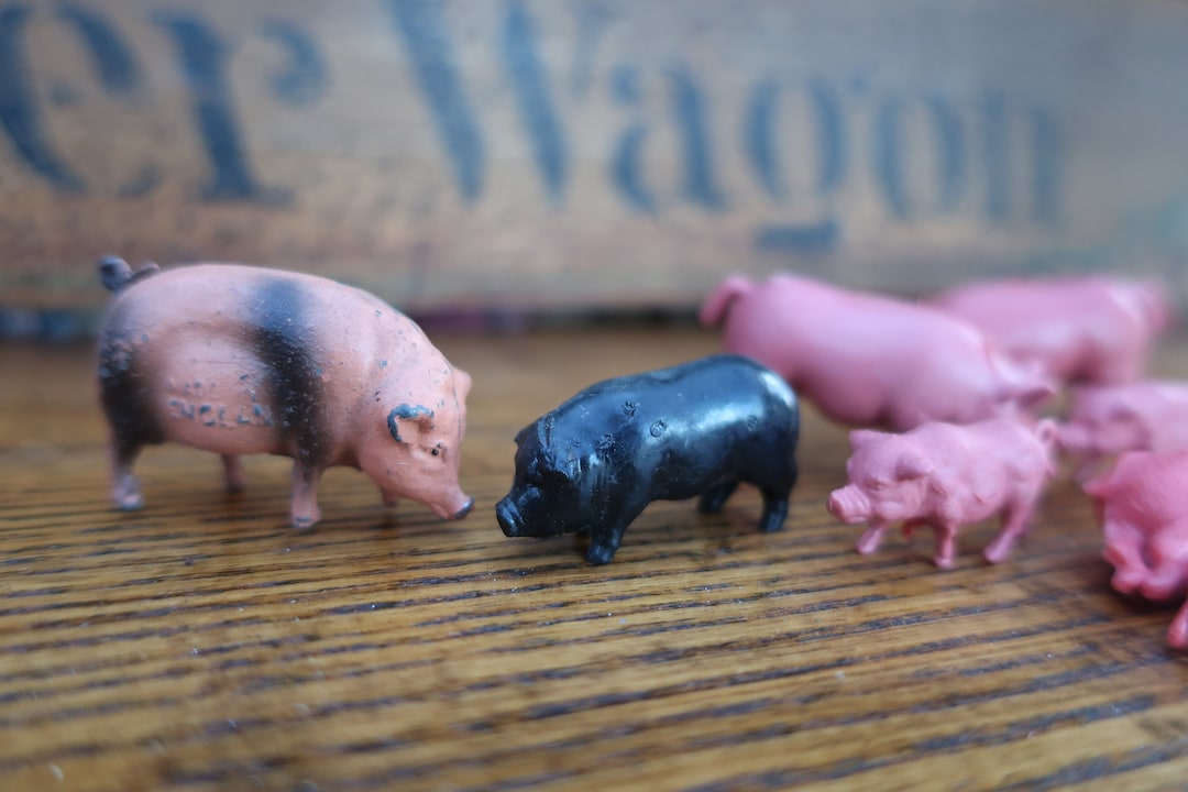 Instant Collection of Vintage Pigs: Cast Metal Pig Figurine Made in ...