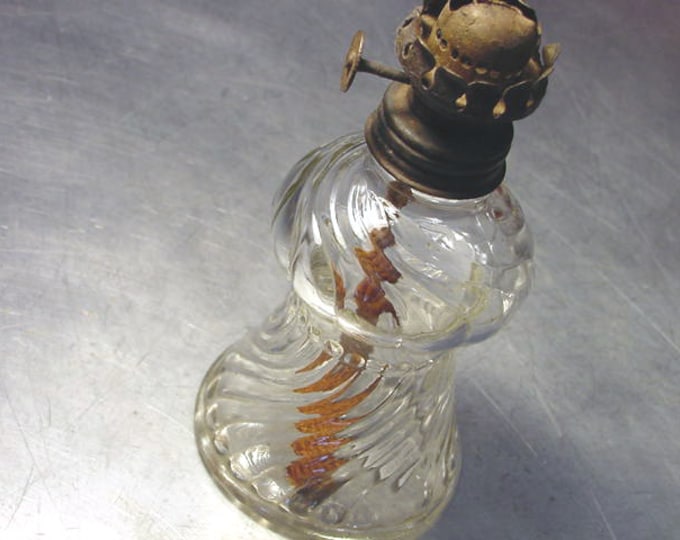 ANTIQUE OIL LAMP. Enamel Pin. Gold Finish. Hard Enamel. Dark Academia ...