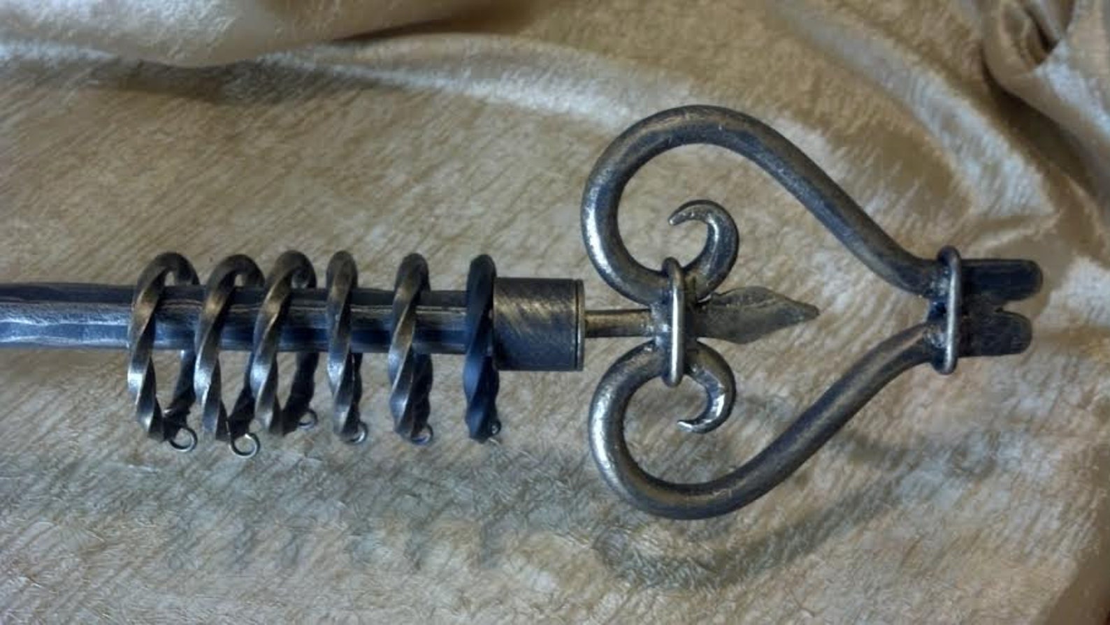 Twisted 1/4'' Square Iron Rings 1-1/4'' ID, Twisted Rings 6-pack Rustic ...