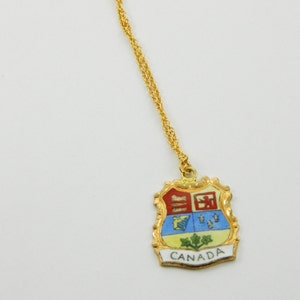 Vintage Canada Necklace - Etsy