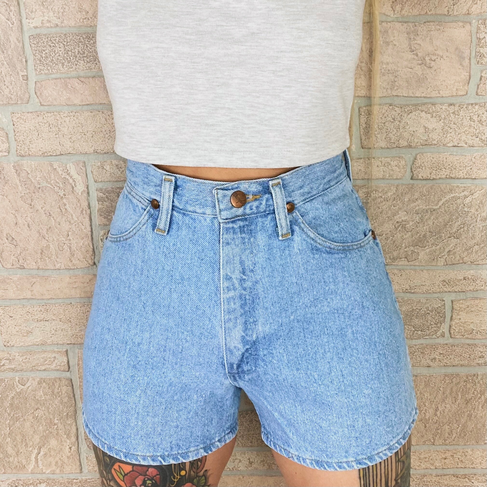 Wrangler High Waisted Western Shorts / Size 25