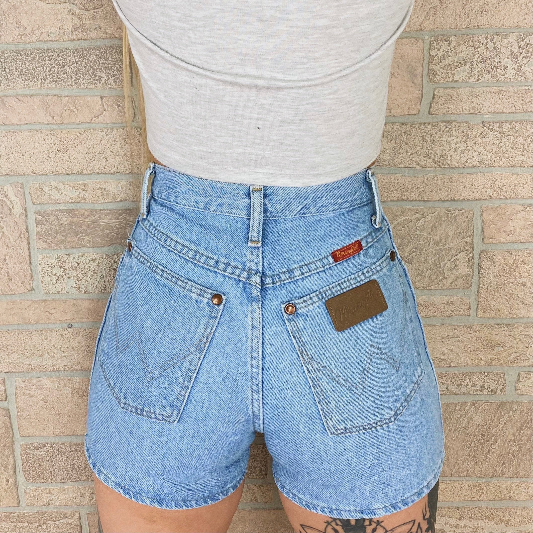 Wrangler High Waisted Western Shorts / Size 25