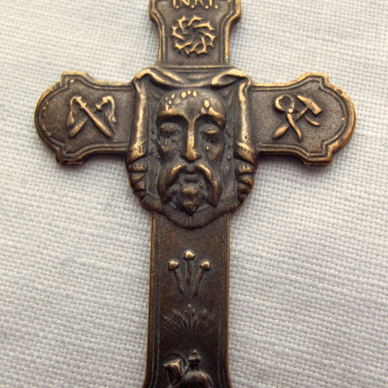 Holy Face Medal - Etsy