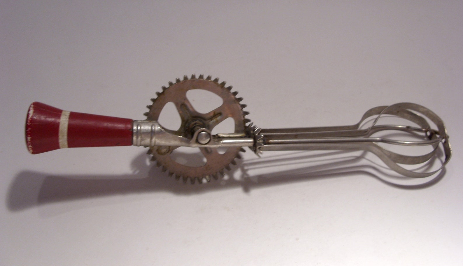 Ecko Vintage Egg Beater Mixer With Red and White Wood Handle - Etsy