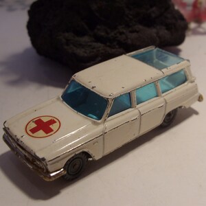 Husky Studebaker Wagonaire Ambulance 1960's Toy Vehicle Made in Britain ...