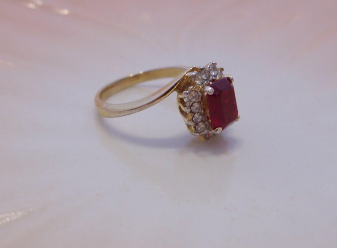 Ruby Red Emerald Cut Glass Stone Ring in Gold Tone Setting Size 8 ...