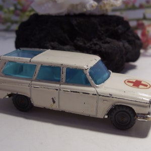 Husky Studebaker Wagonaire Ambulance 1960's Toy Vehicle Made in Britain ...