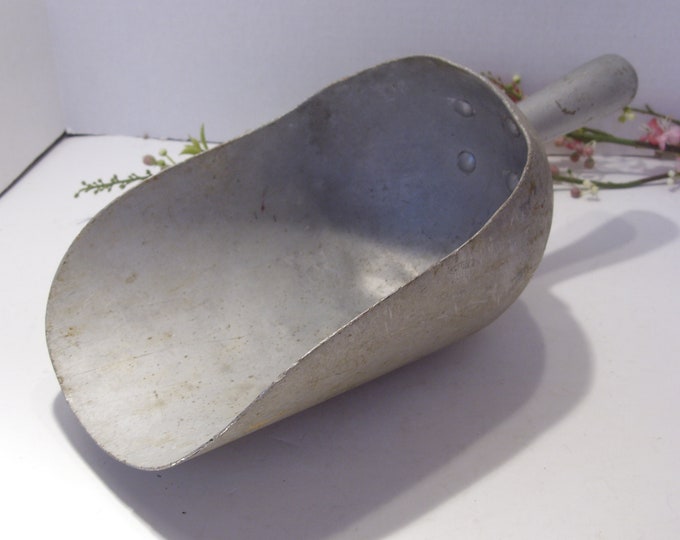 Galvanized Vintage Metal Feed Scoop Old Farmhouse, Rustic Cabin, Granny ...