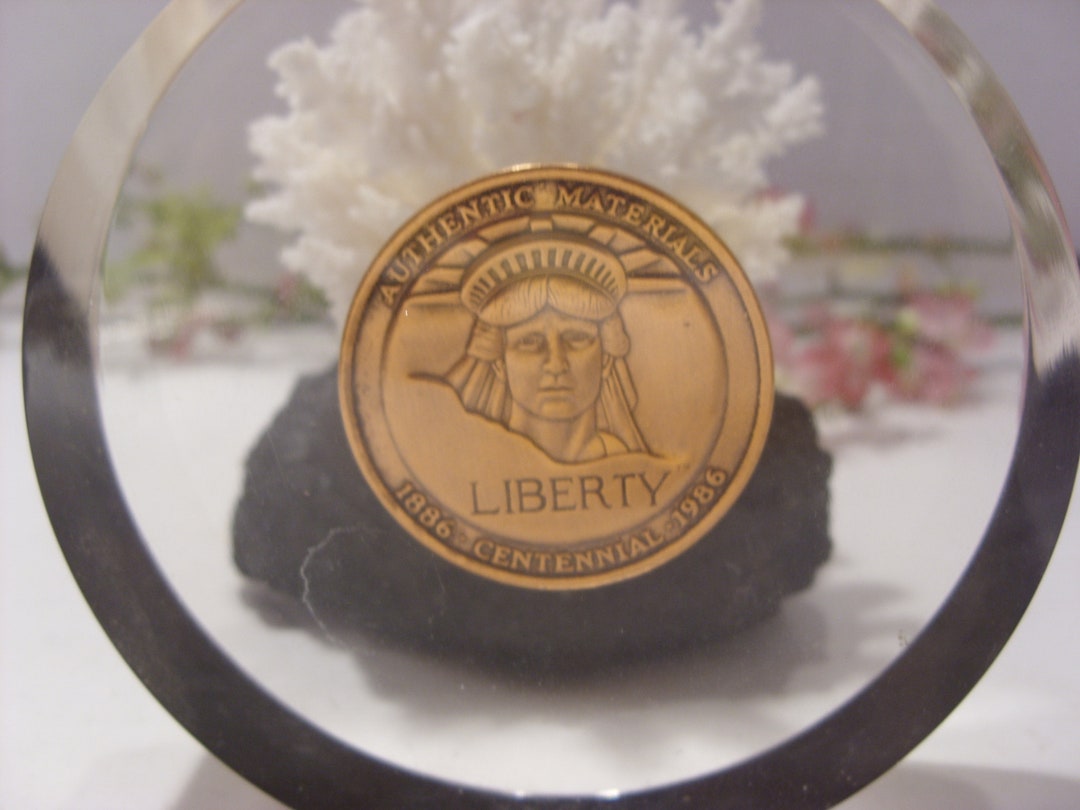 Statue of Liberty Centennial Medallion in Lucite Paperweight in ...