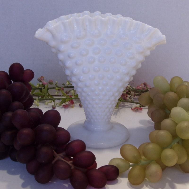 Hobnail Fan Vase - Etsy